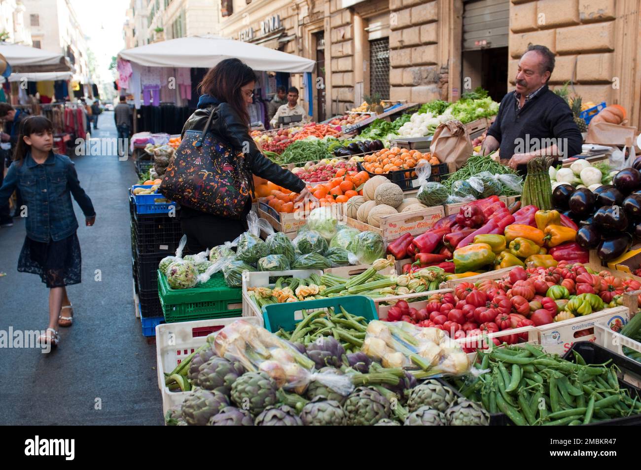 Fresh produce in italy hi-res stock photography and images - Alamy
