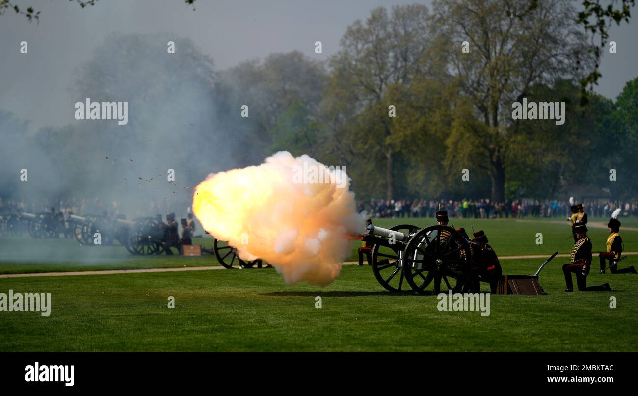 Members of the King's Troop Royal Artillery fire a Royal Salute of 42 ...