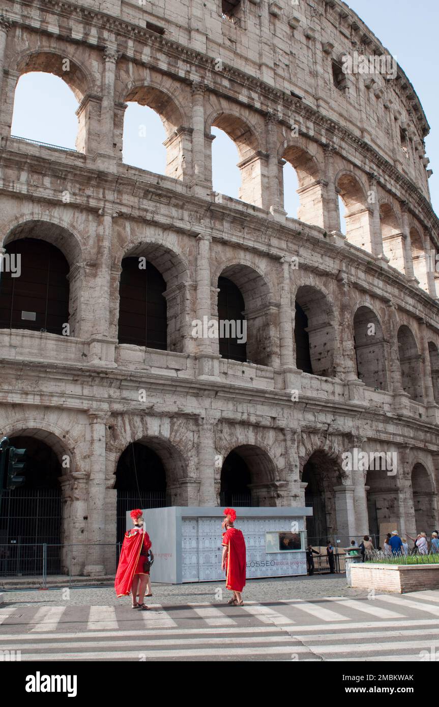 Tourists visit the world-famous Roman Colosseum Stock Photo - Alamy