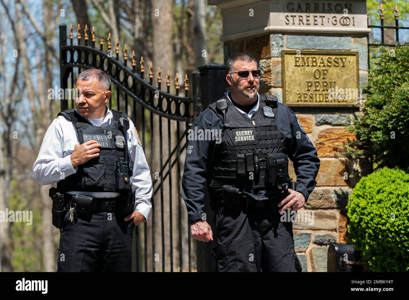 U.S. Secret Service Police officers guard the entrance to the Peruvian ...