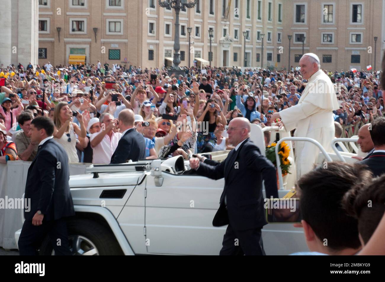 Pope Francis greets visitors to his weekly audience in St. Peter's ...