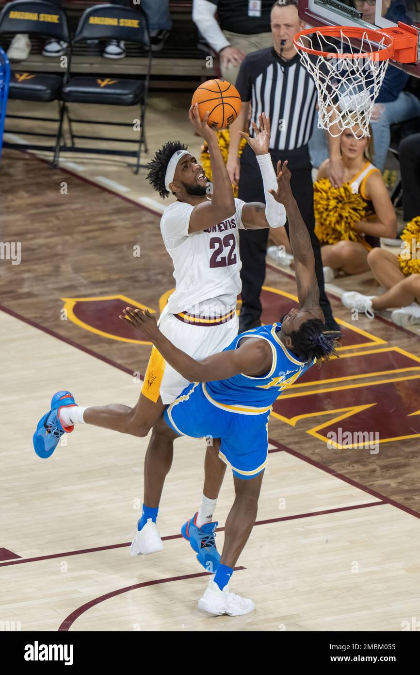 Kenneth washington bruins hi-res stock photography and images - Alamy
