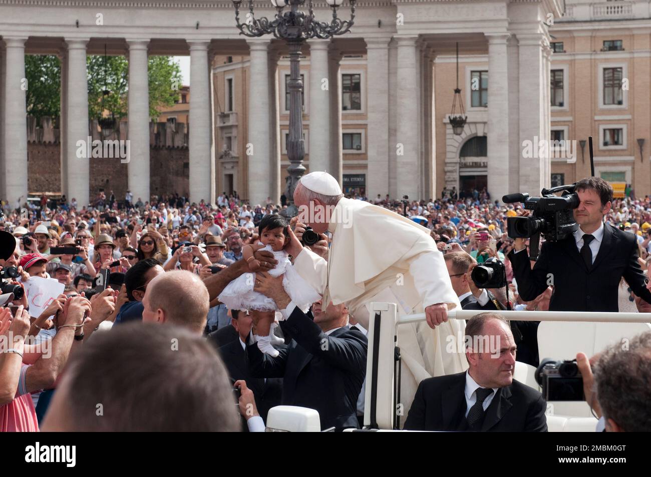 Pope Francis greets visitors to his weekly audience in St. Peter's ...