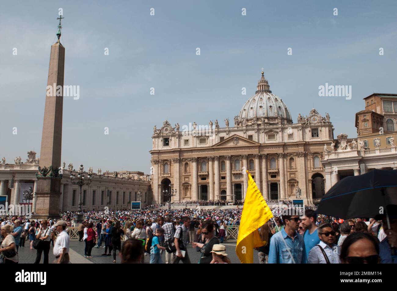 Crowds of people visit St. Peter's Square in Vatican City Stock Photo ...