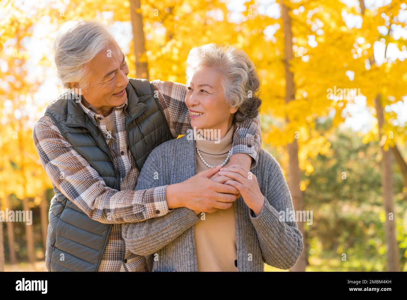 Sweet elderly couples Stock Photo - Alamy