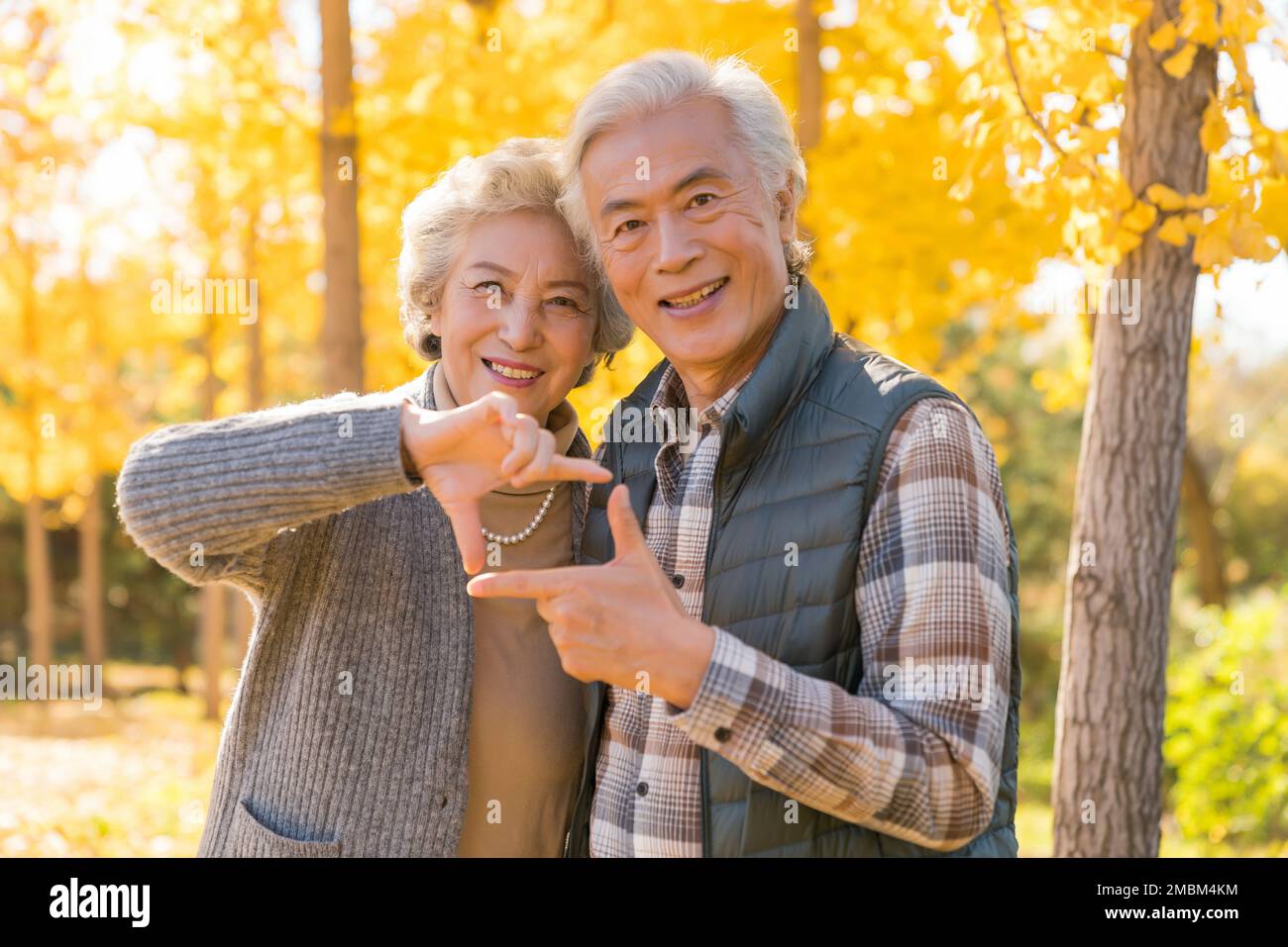 Sweet elderly couples Stock Photo - Alamy