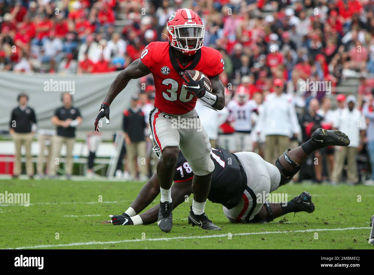 Georgia running back Daijun Edwards (30) runs the ball for a touchdown ...