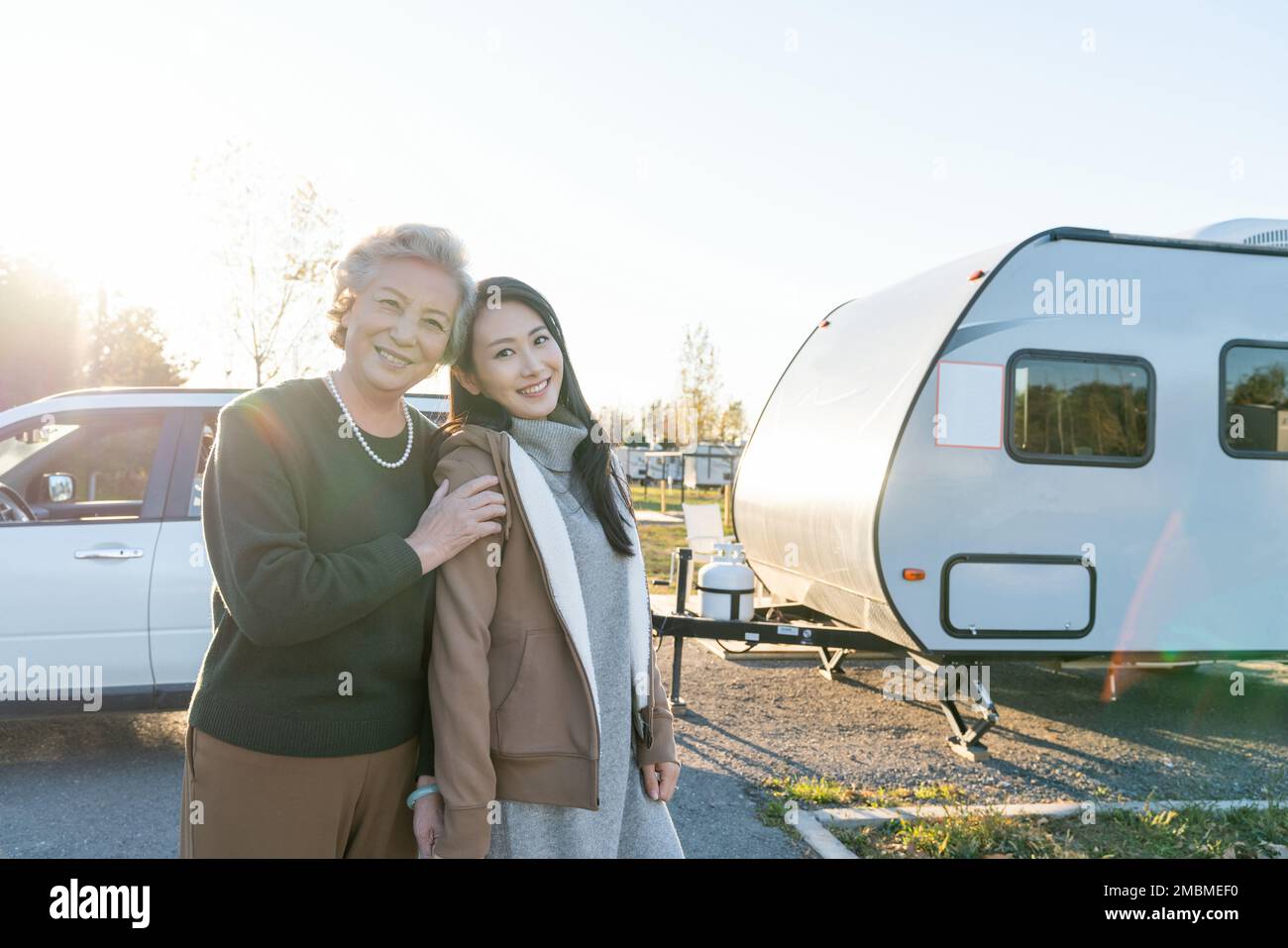 Mother and daughter drive travel Stock Photo - Alamy
