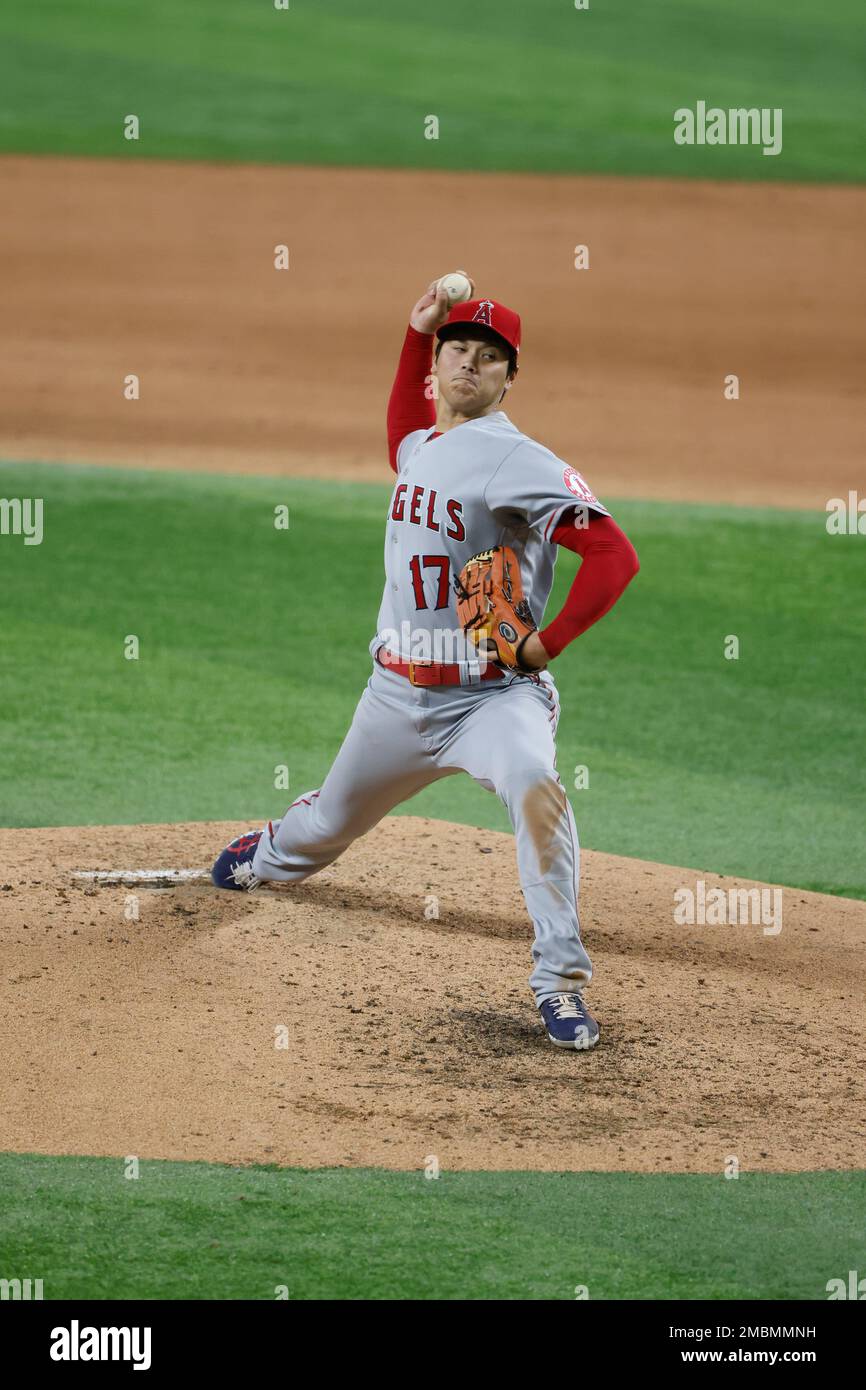 Los Angeles Angels starting pitcher Shohei Ohtani (17) pitches during ...