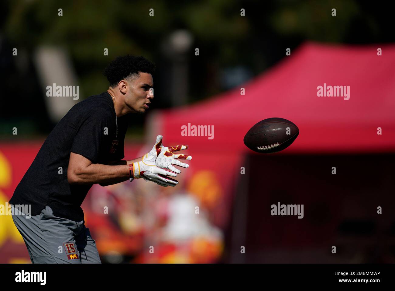 Wide receiver Drake London makes a catch during Southern California NFL ...