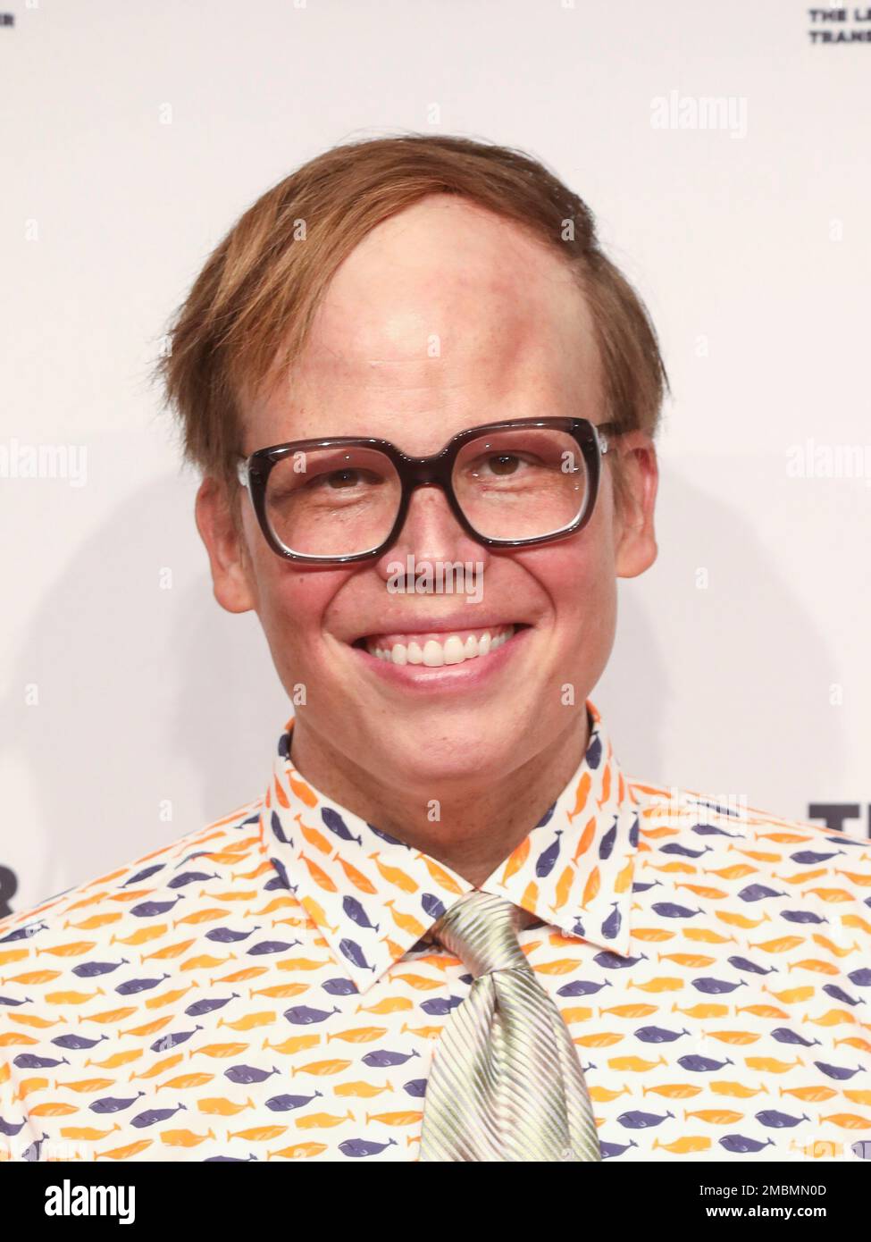 Jeff Hiller attends the Center Dinner LGBT Community Center fundraiser ...