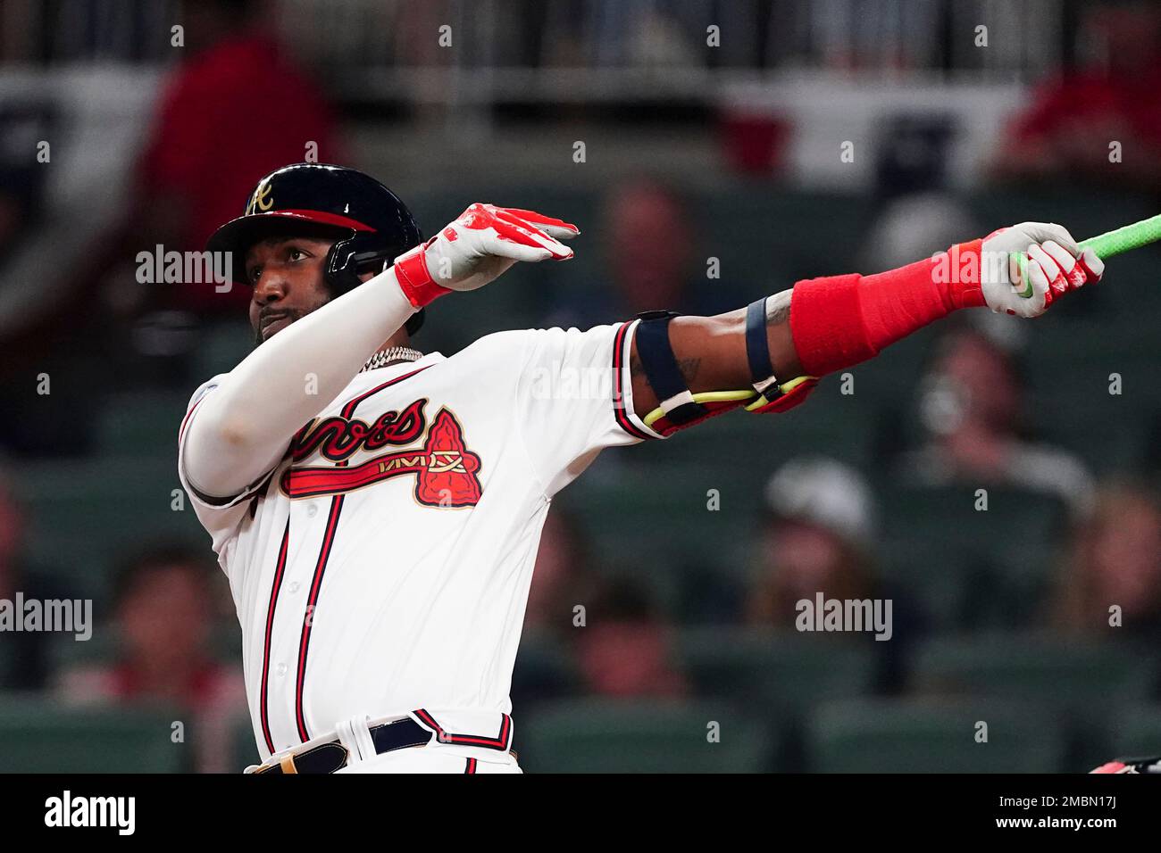 Atlanta Braves left fielder Marcell Ozuna (20) bats against the ...