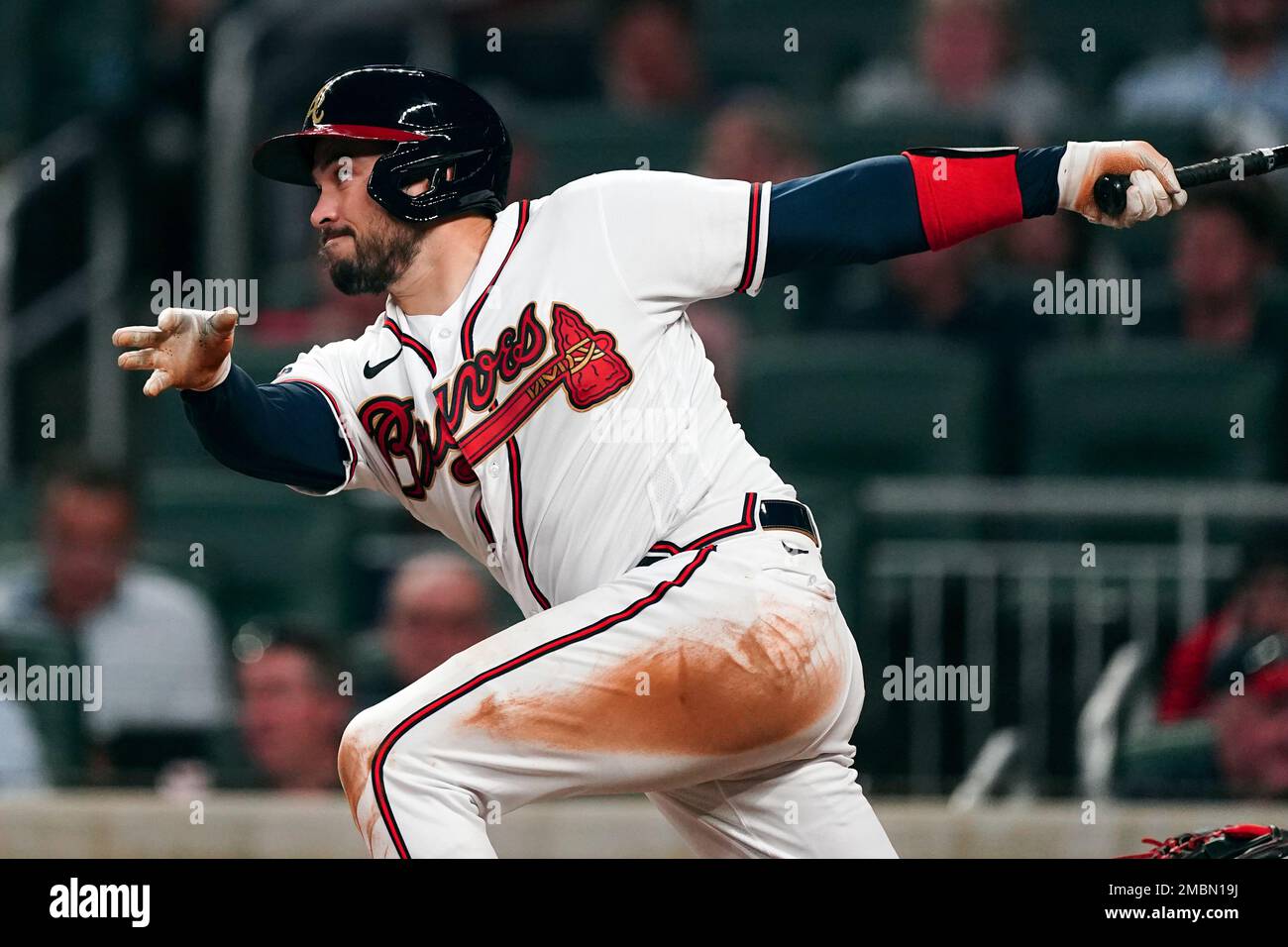 Atlanta Braves catcher Travis d'Arnaud (16) bats against the Washington ...