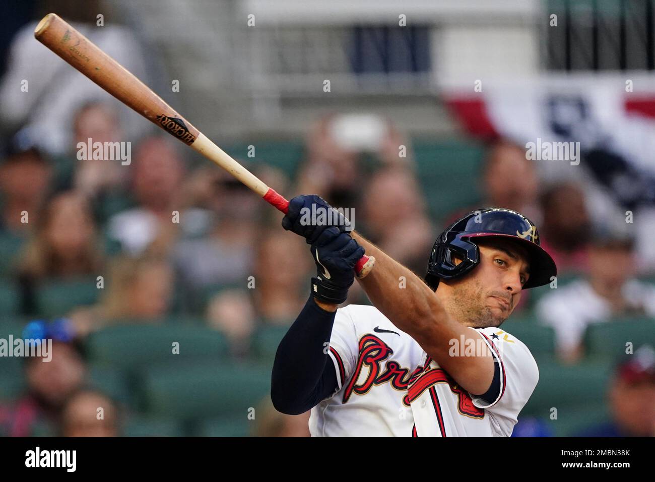 Atlanta Braves first baseman Matt Olson (28) bats against the ...