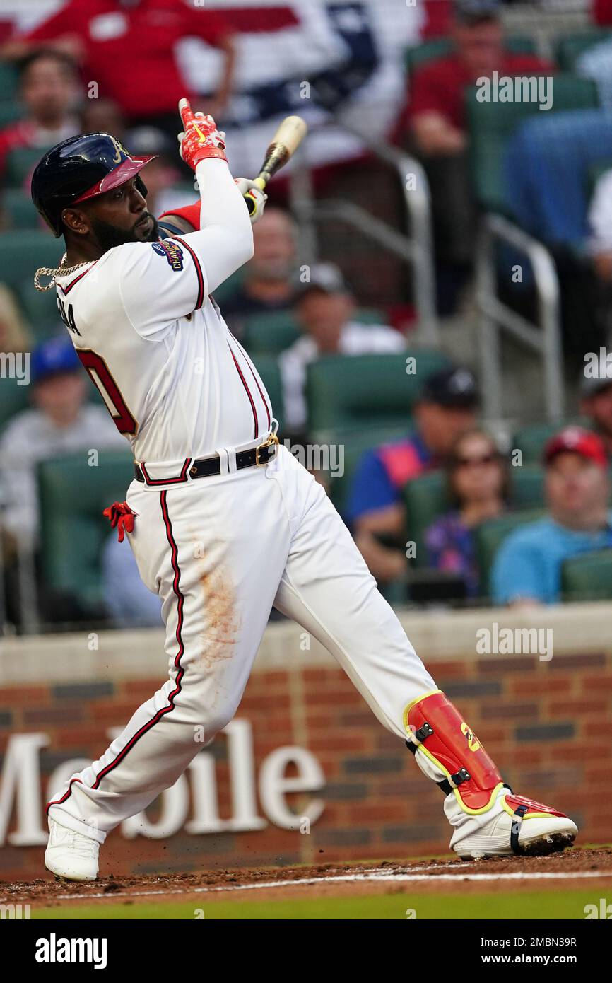 Atlanta Braves left fielder Marcell Ozuna (20) bats against the ...