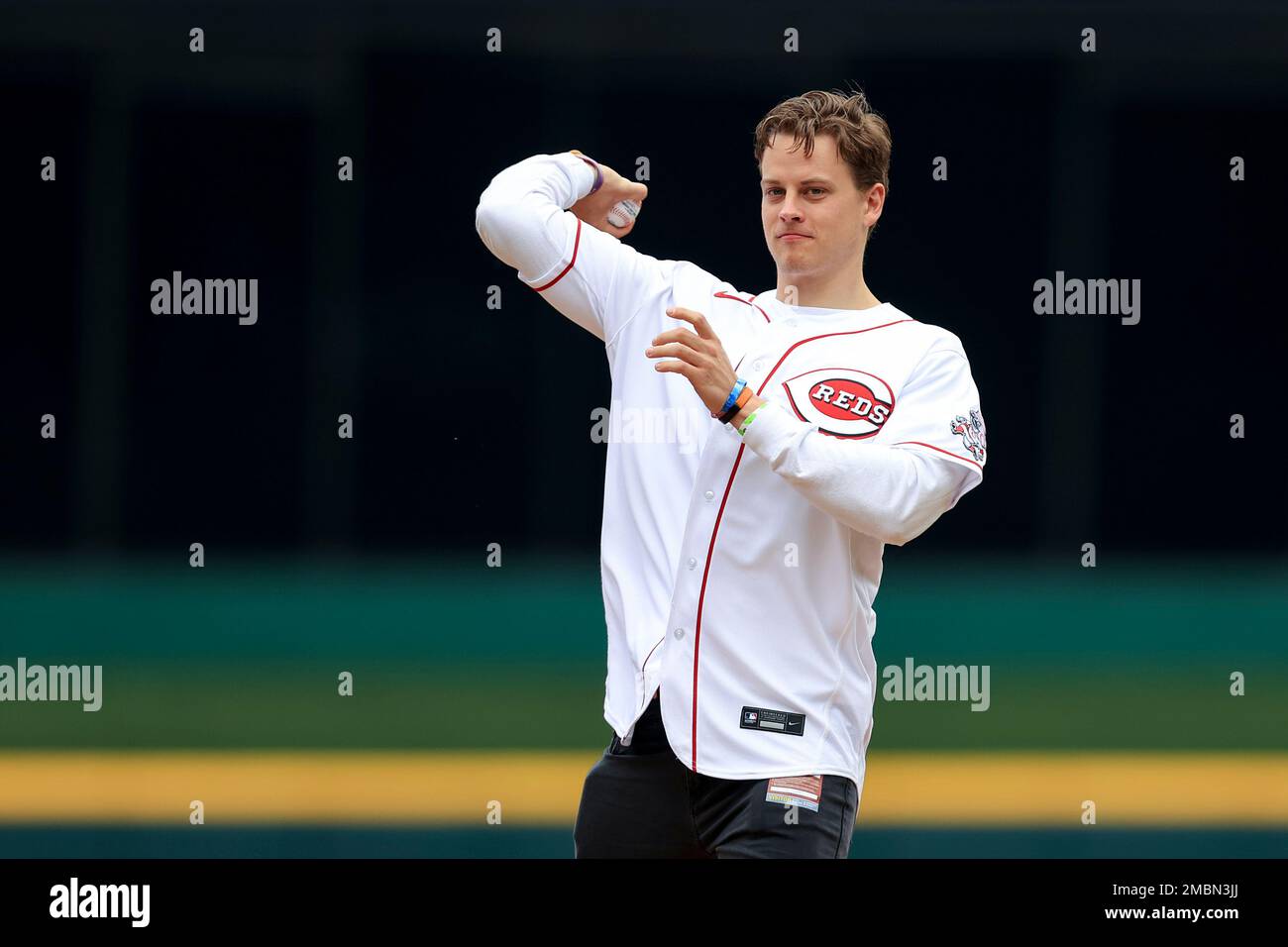 Cincinnati Bengals' Joe Burrow throws out the ceremonial first pitch ...
