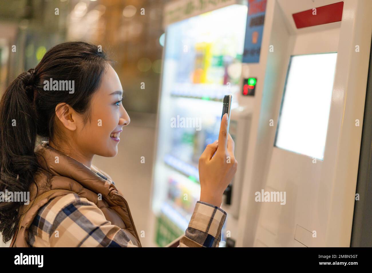 Vending payment machines hi-res stock photography and images - Alamy