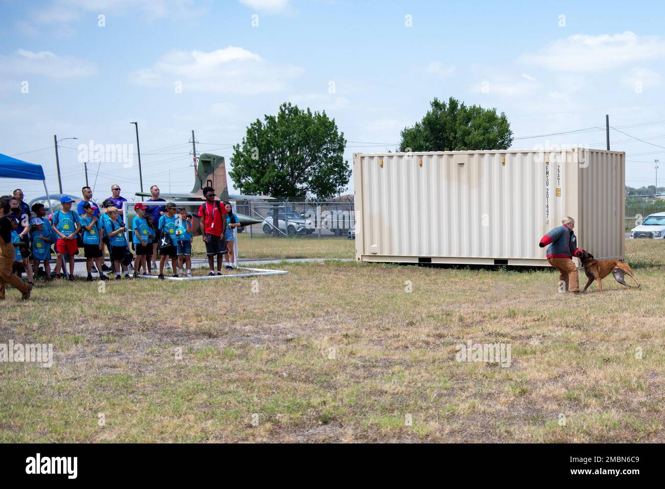 Operation junior expeditionary team hi-res stock photography and images ...
