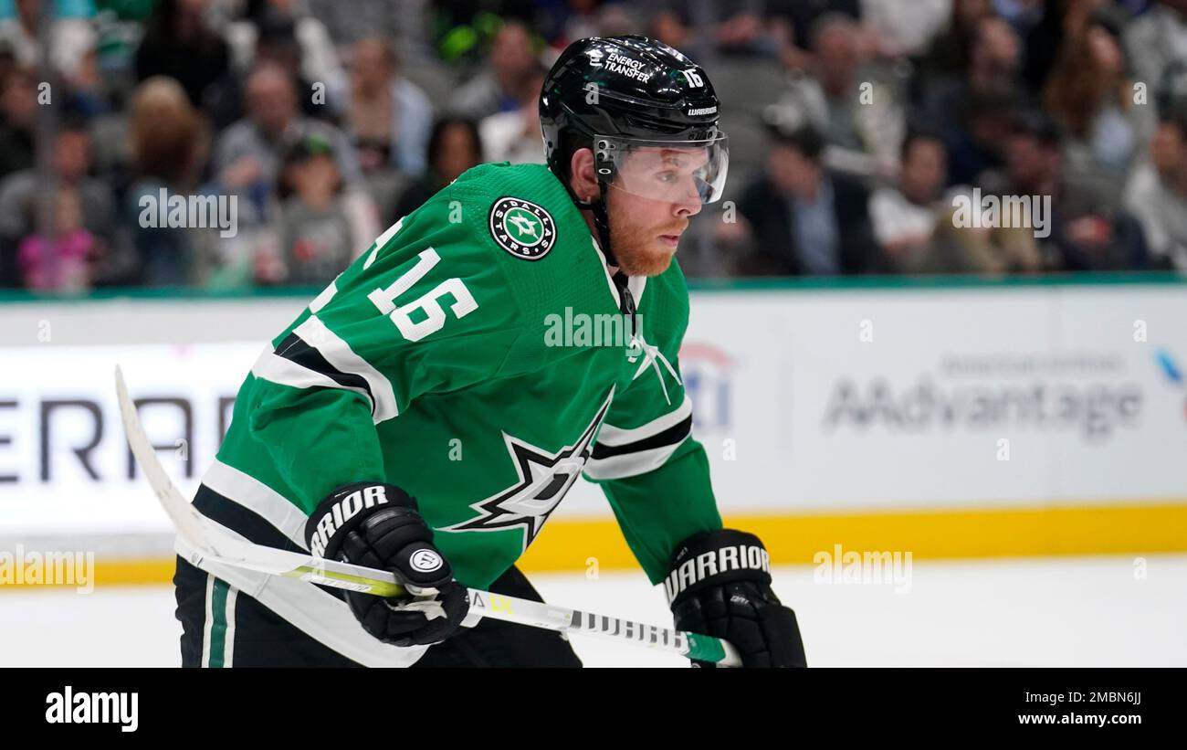 Dallas Stars center Joe Pavelski works against the New York Islanders ...