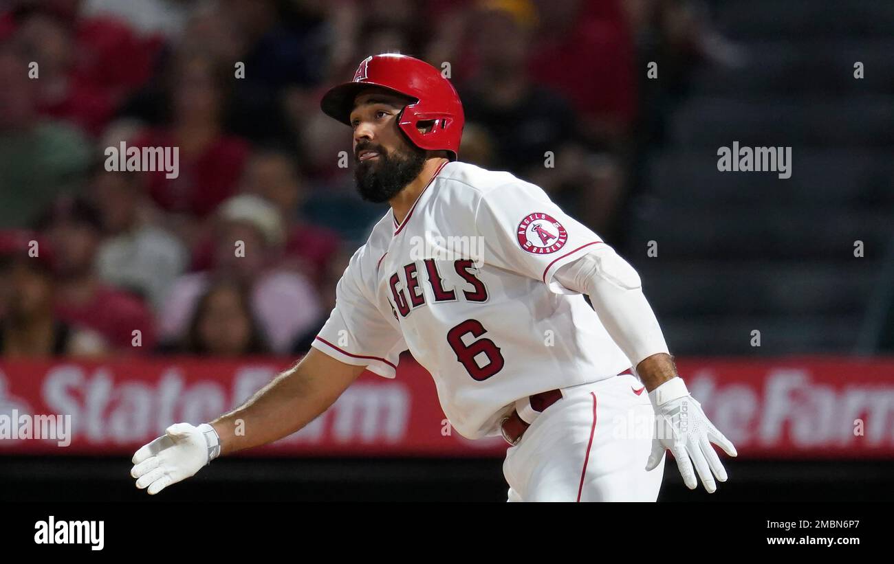 Los Angeles Angels' Anthony Rendon (6) runs to first base during a ...