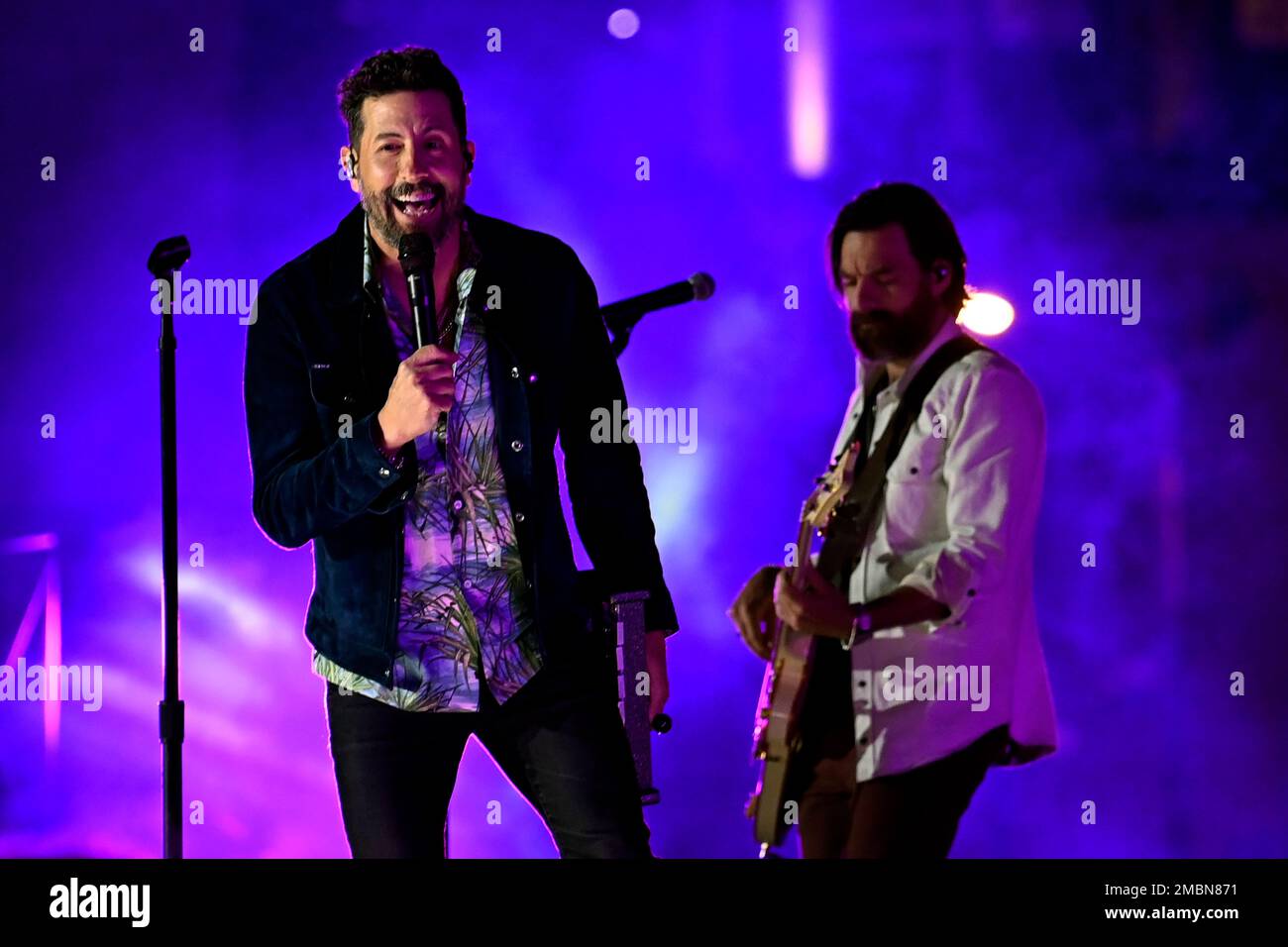 Old Dominion lead singer Matt Ramsey, left, and bass player Geoff ...