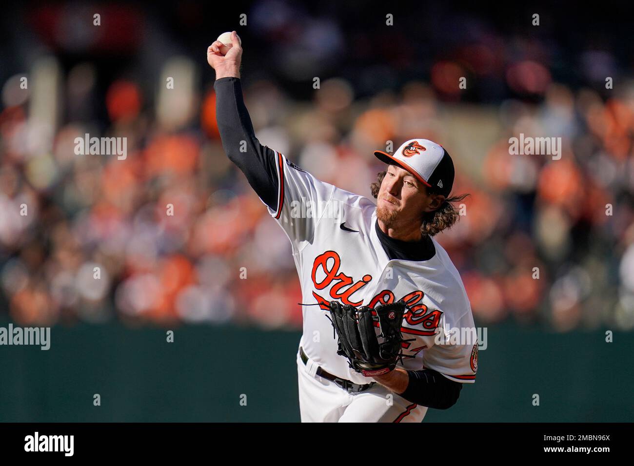 Baltimore Orioles relief pitcher Mike Baumann throws during the fifth ...