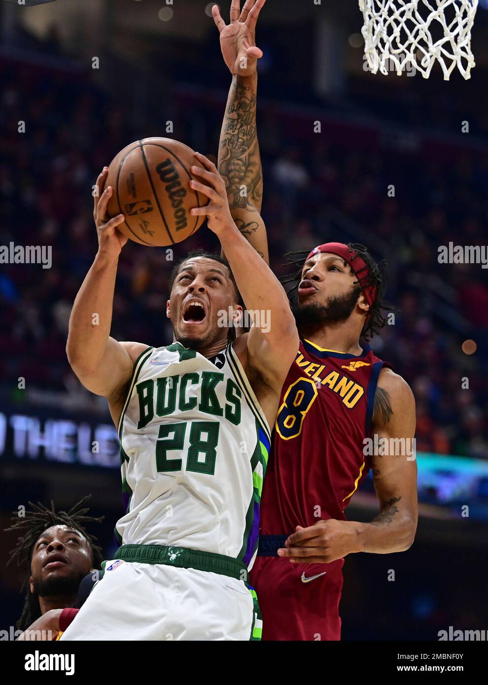 Milwaukee Bucks guard Lindell Wigginton goes to the basket against ...