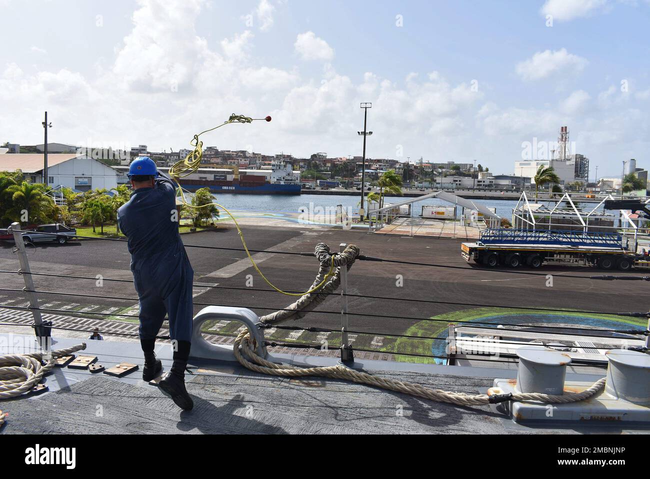 Heaving a led hi-res stock photography and images - Alamy