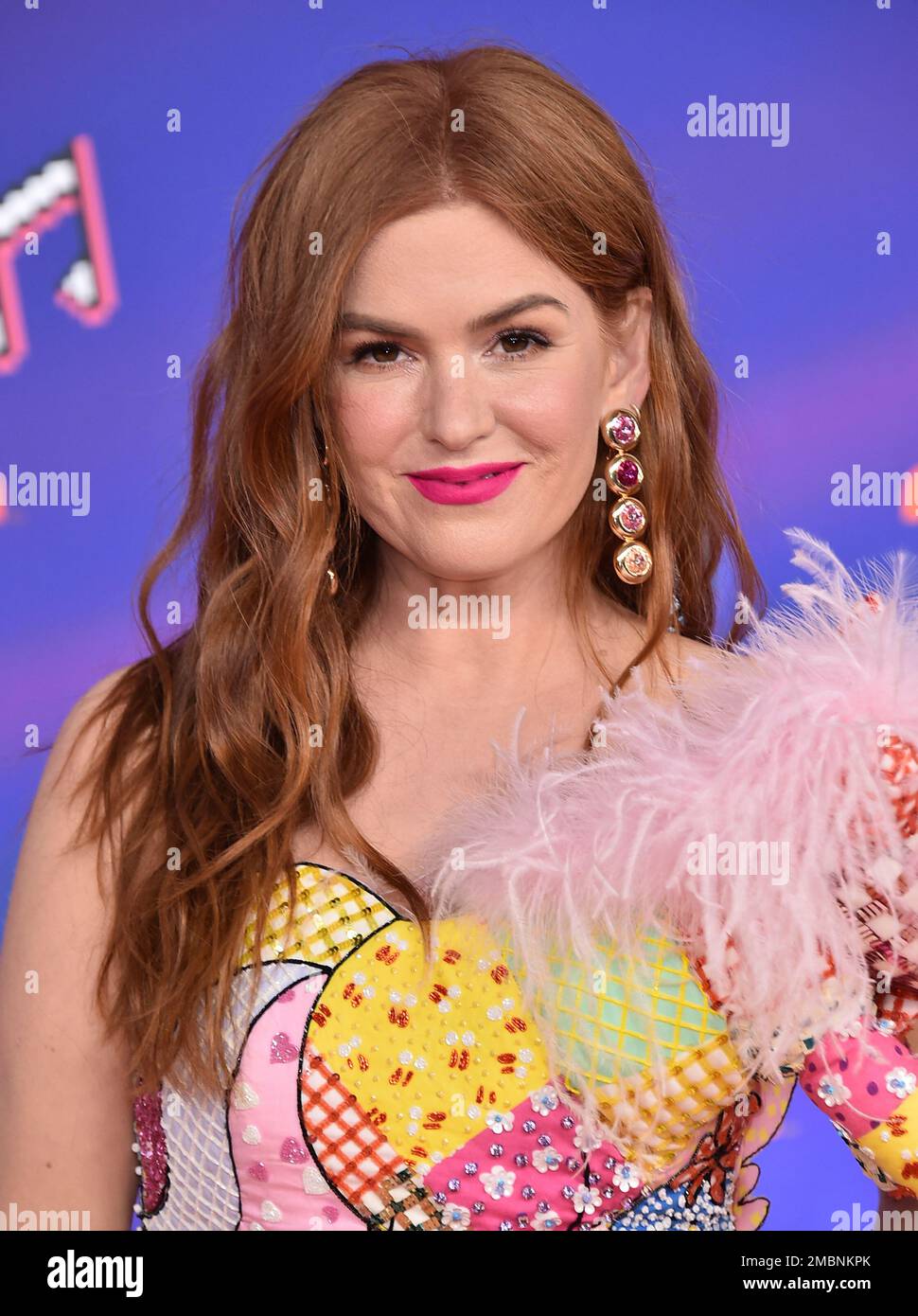 Isla Fisher arrives at the Kids Choice Awards on Saturday, April 9 ...