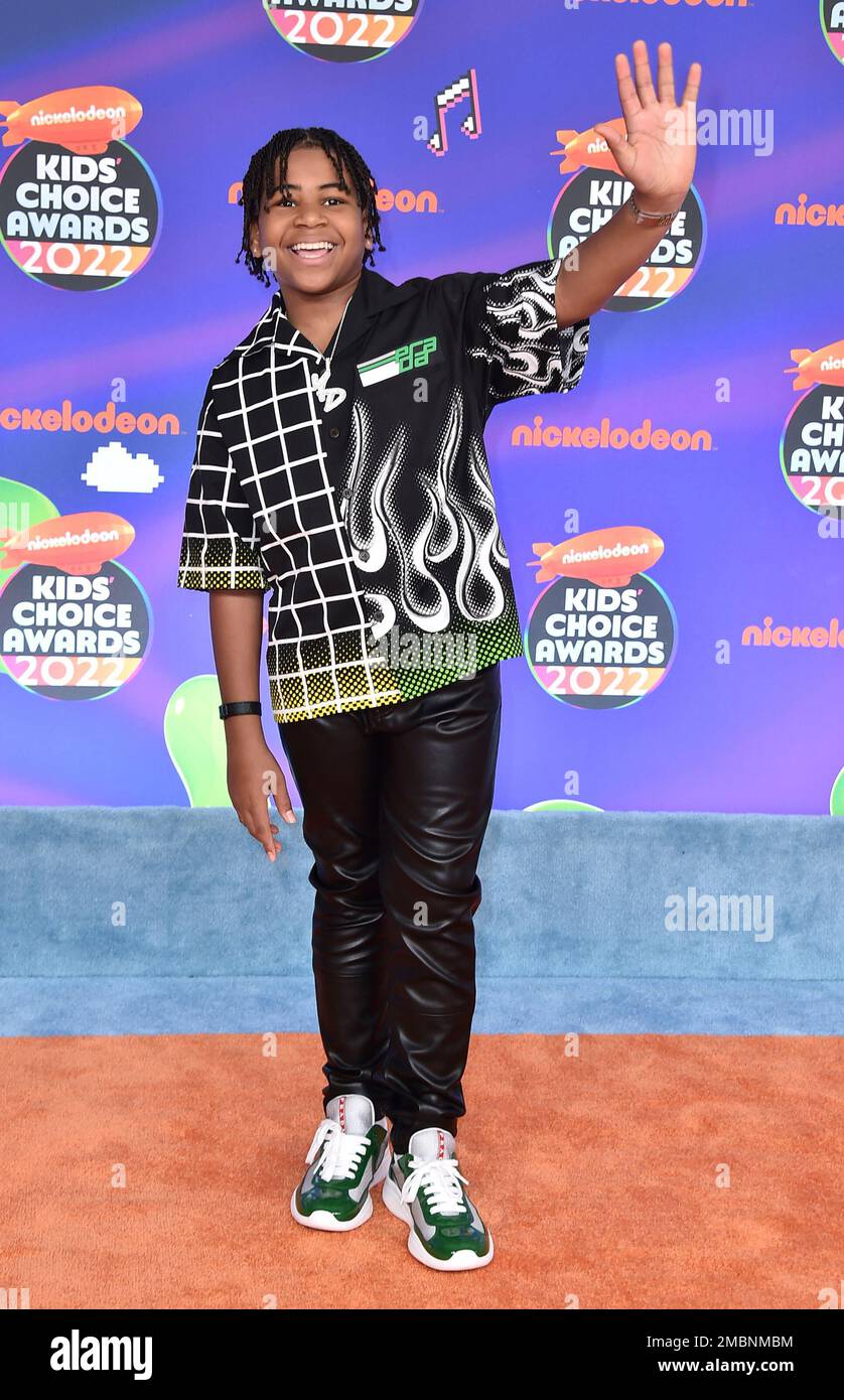 Dylan Gilmer arrives at the Kids Choice Awards on Saturday, April 9 ...