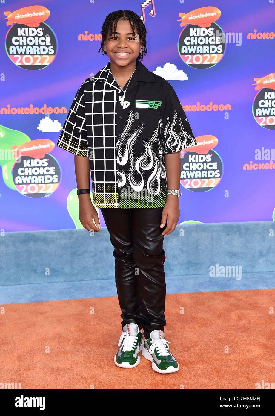 Dylan Gilmer arrives at the Kids Choice Awards on Saturday, April 9 ...