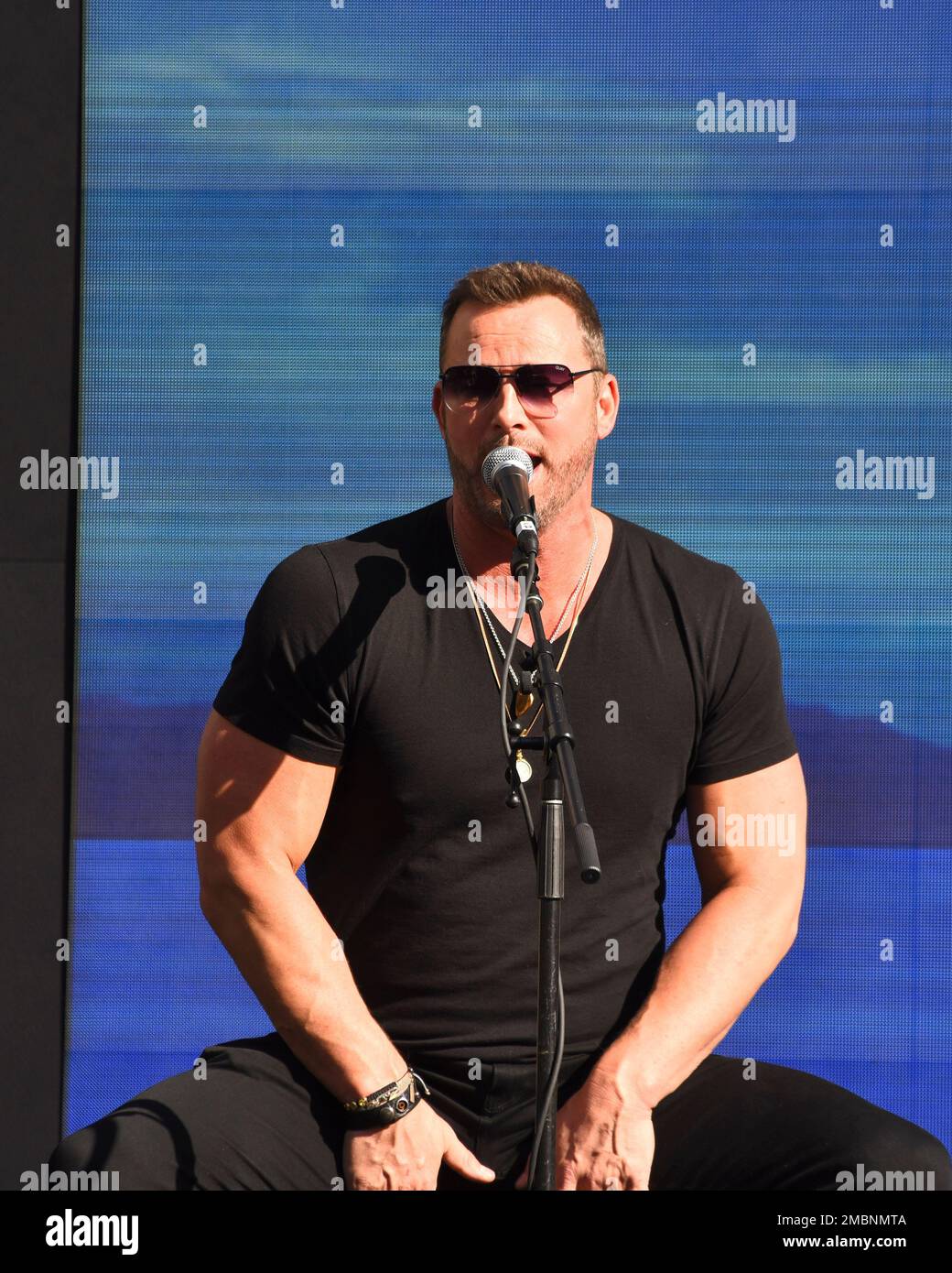 Eric Martsolf attends “Days of Our Lives” Day of Days event. Photo ...