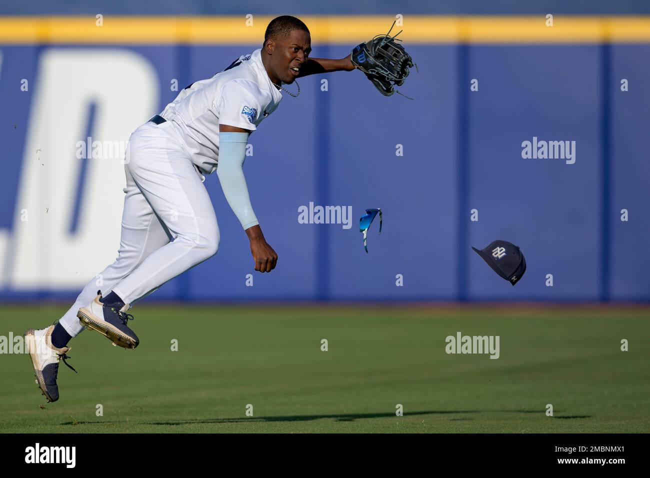 New Orleans outfielder Issac Williams (10) throws during an NCAA ...