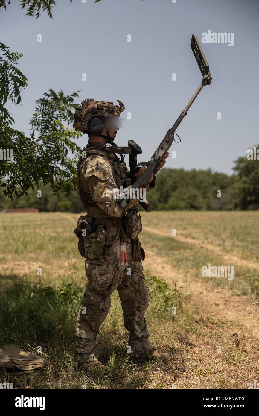 Sweep operations hi-res stock photography and images - Alamy