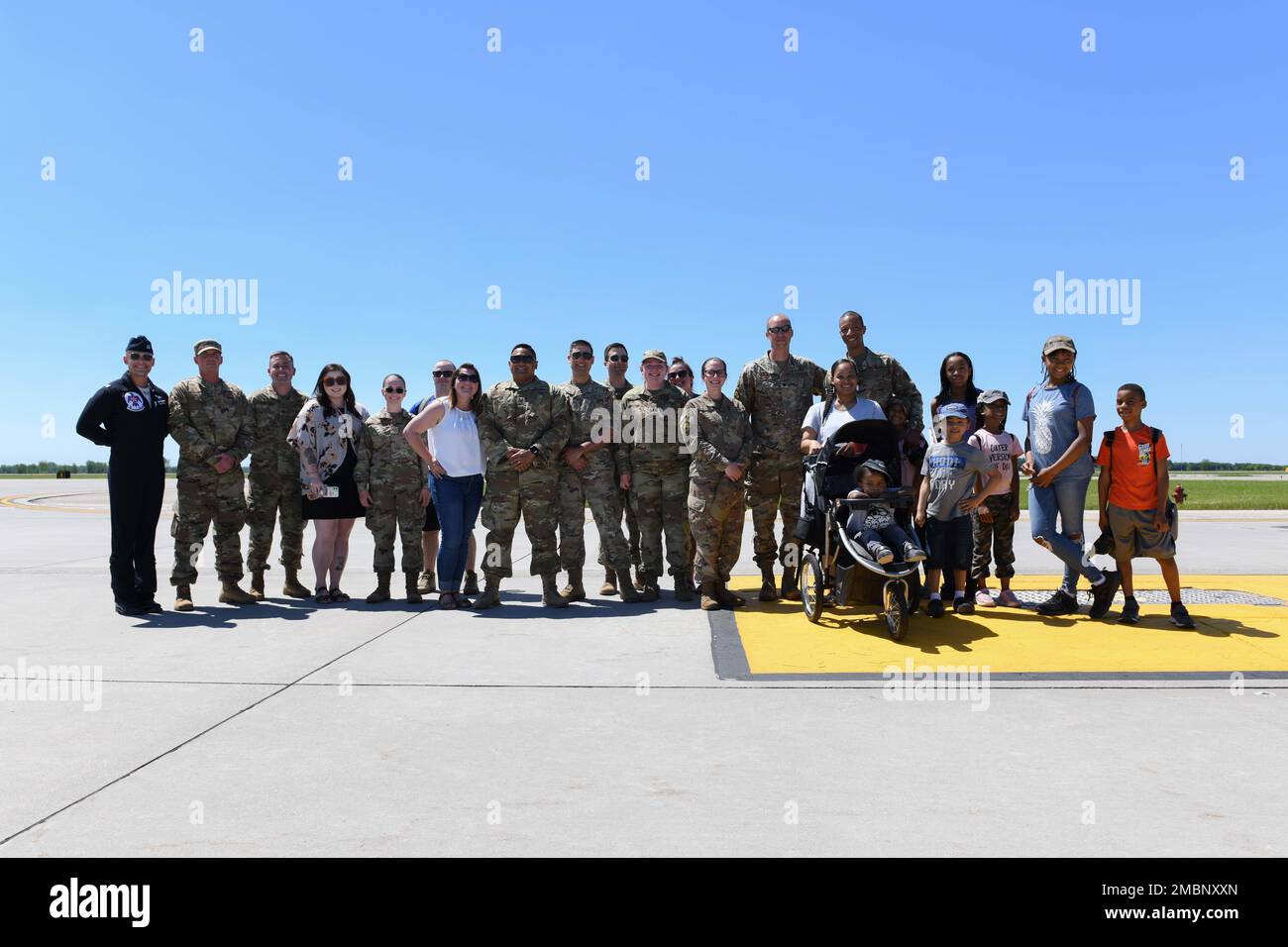 U.S. Air Force Capt. (Dr.) Travis Grindstaff, Thunderbird 9, flight ...