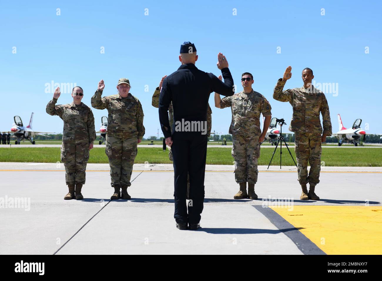 U.S. Air Force Capt. (Dr.) Travis Grindstaff, Thunderbird 9, flight ...
