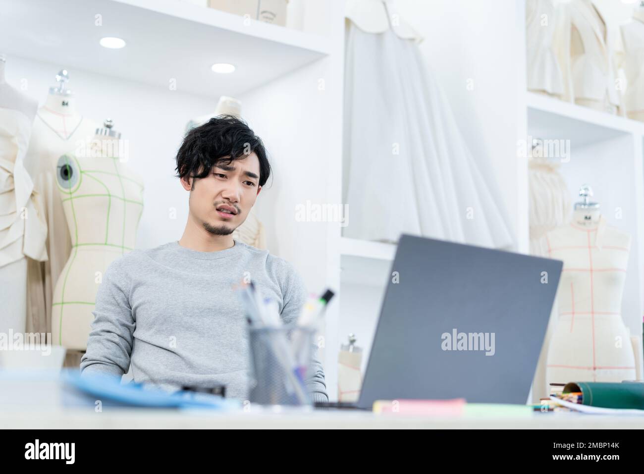 Clothing customization hi-res stock photography and images - Alamy