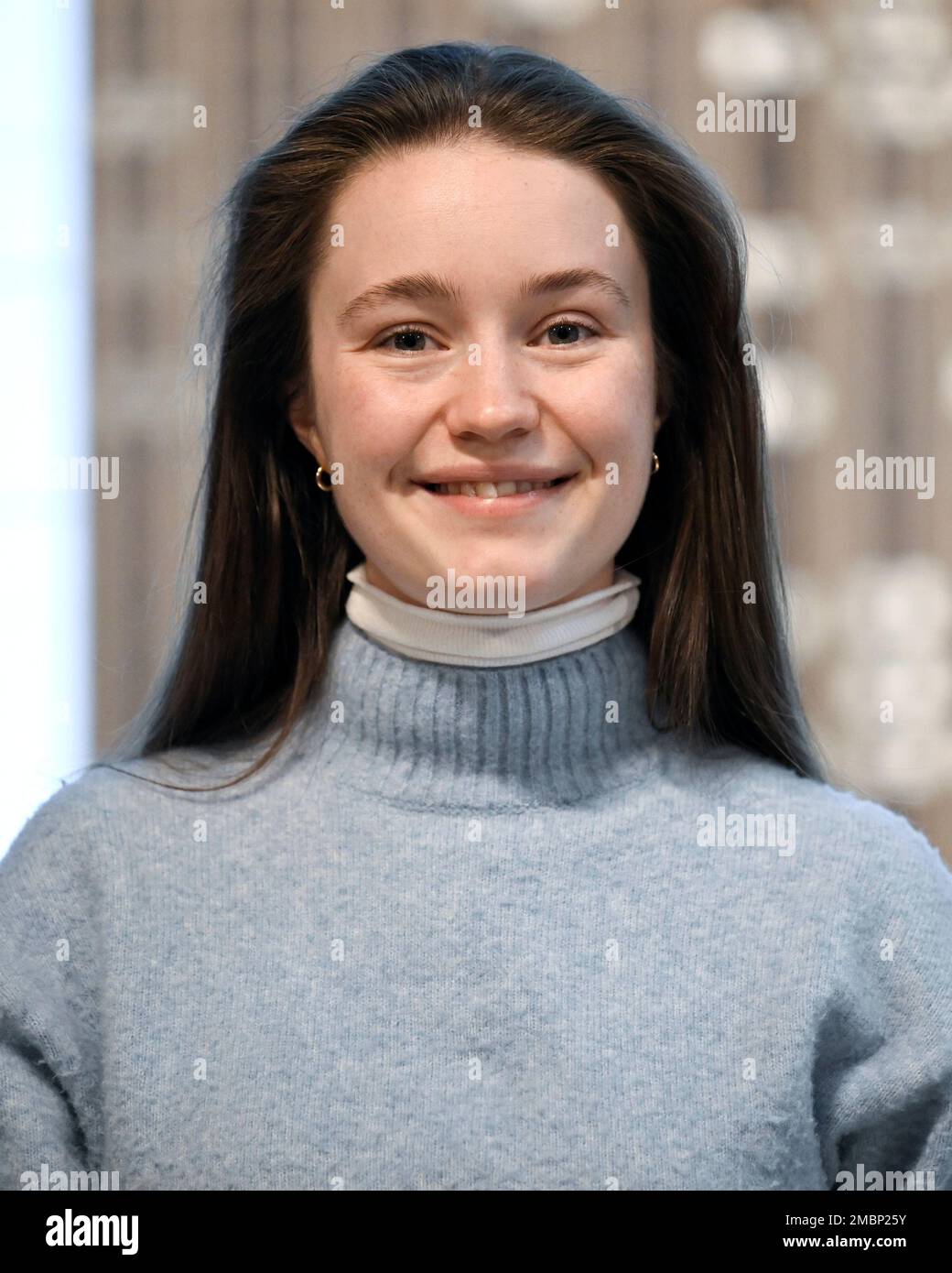 Norwegian singer-songwriter Sigrid visits the Empire State Building in ...