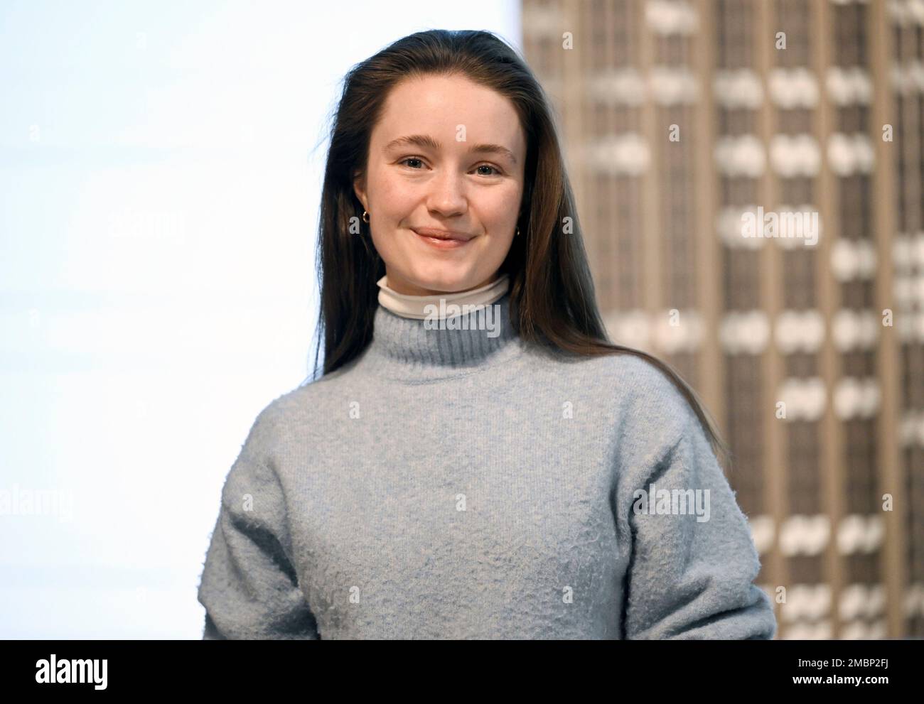 Norwegian singer-songwriter Sigrid visits the Empire State Building in ...