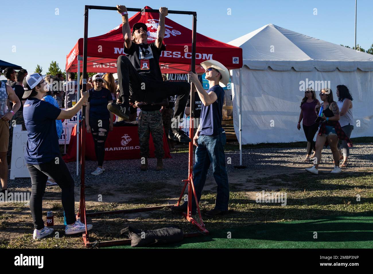 Pull in and benefits hi-res stock photography and images - Alamy