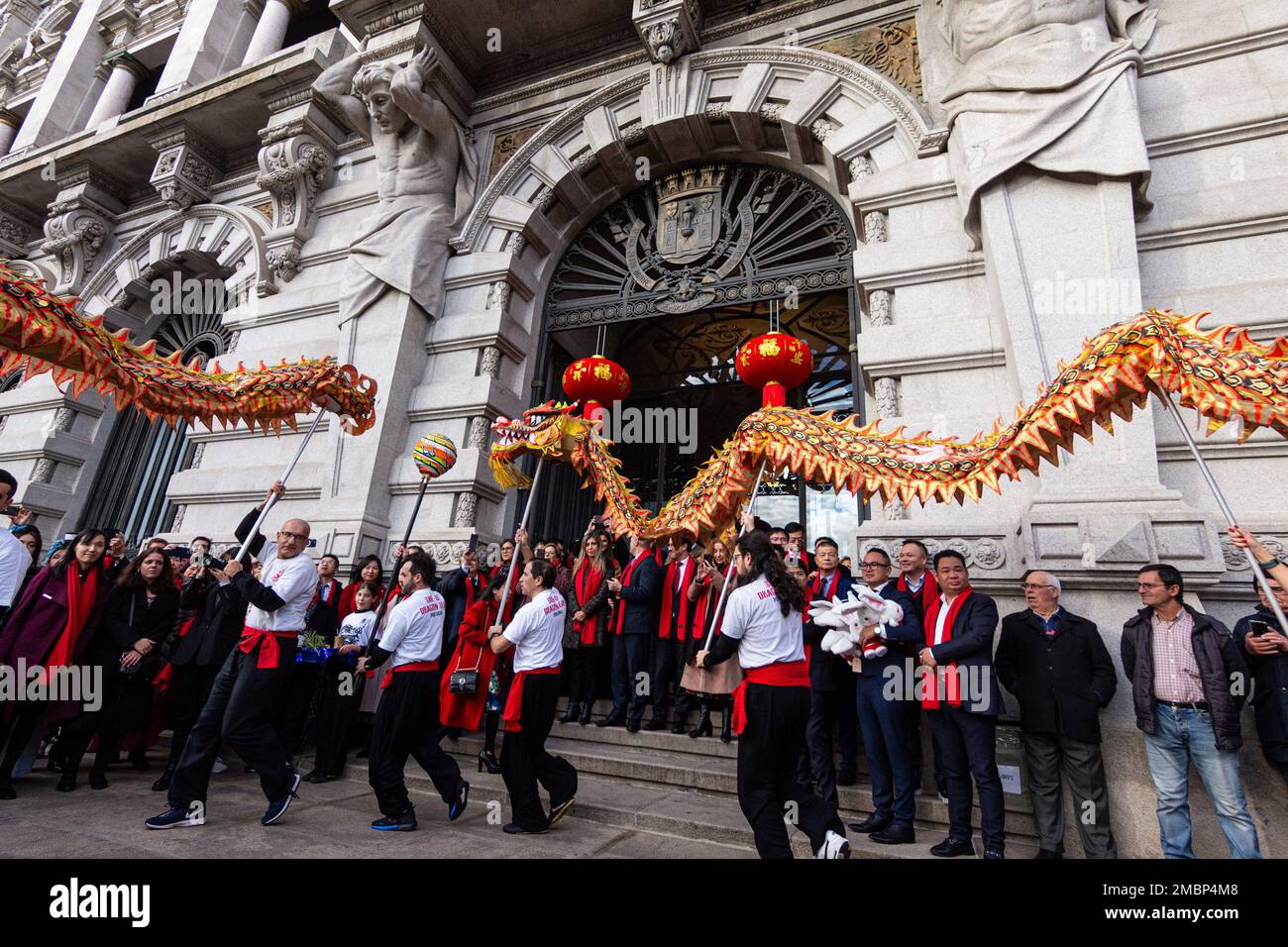Good luck snake performance hi-res stock photography and images - Alamy