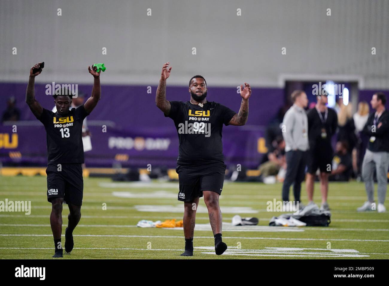 LSU defensive tackle Neil Farrell Jr. runs through drills during LSU ...