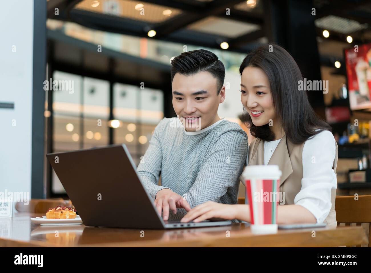 Happy young couple date Stock Photo - Alamy