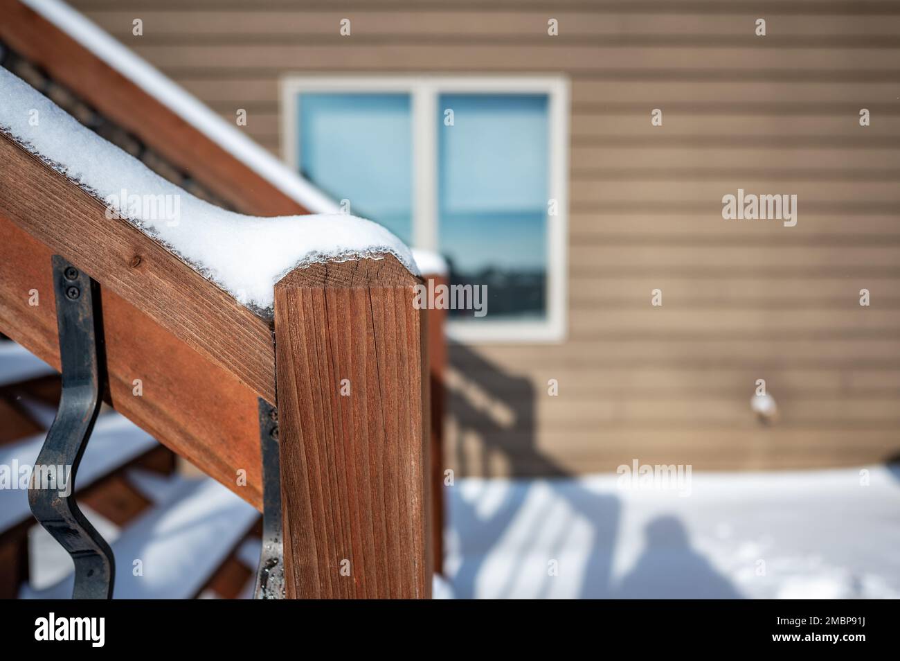 Frost covered wooden deck hi-res stock photography and images - Alamy
