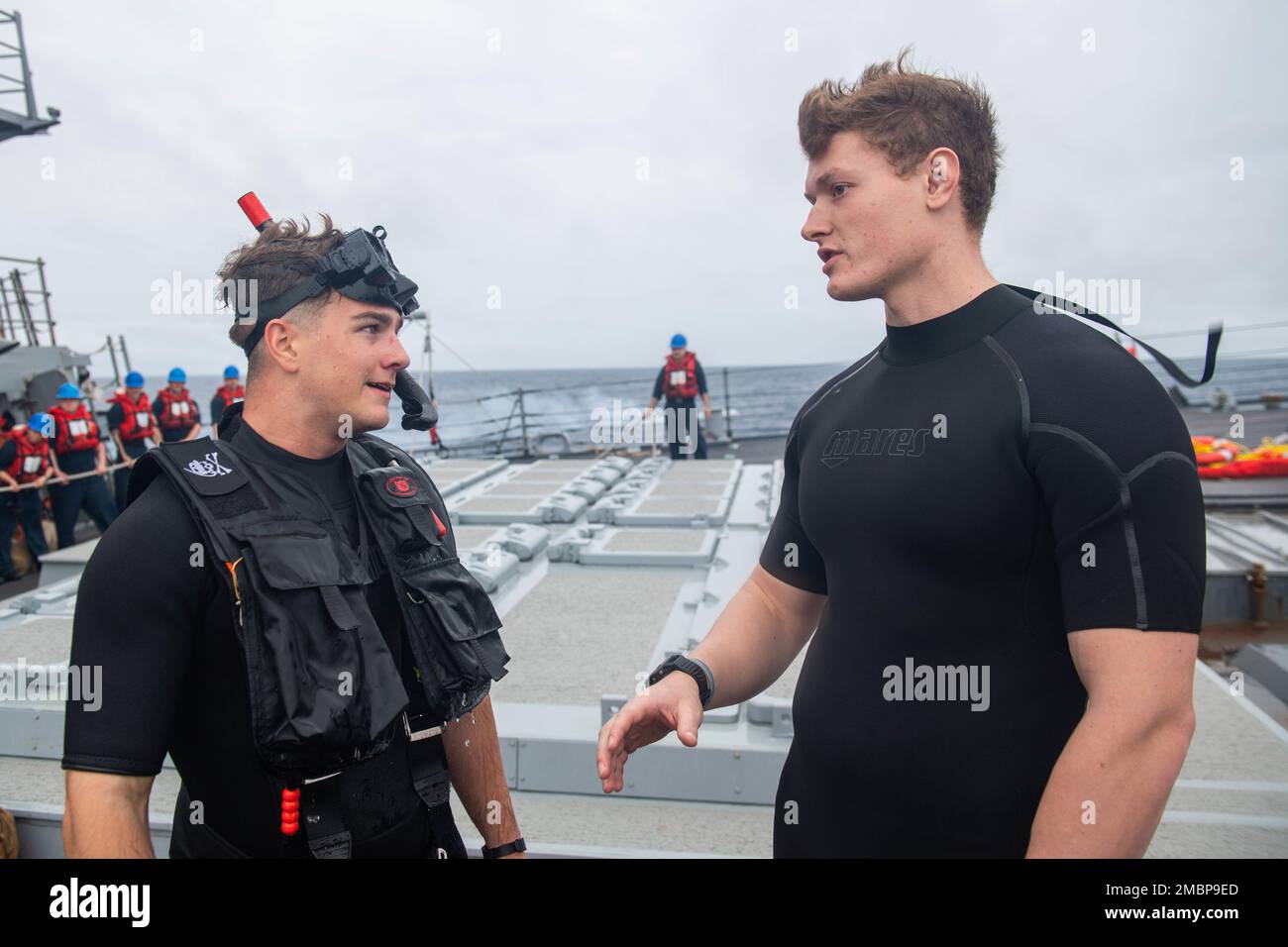 220618-N-VF045-1026 PHILIPPINE SEA (June 18, 2022) Operations ...