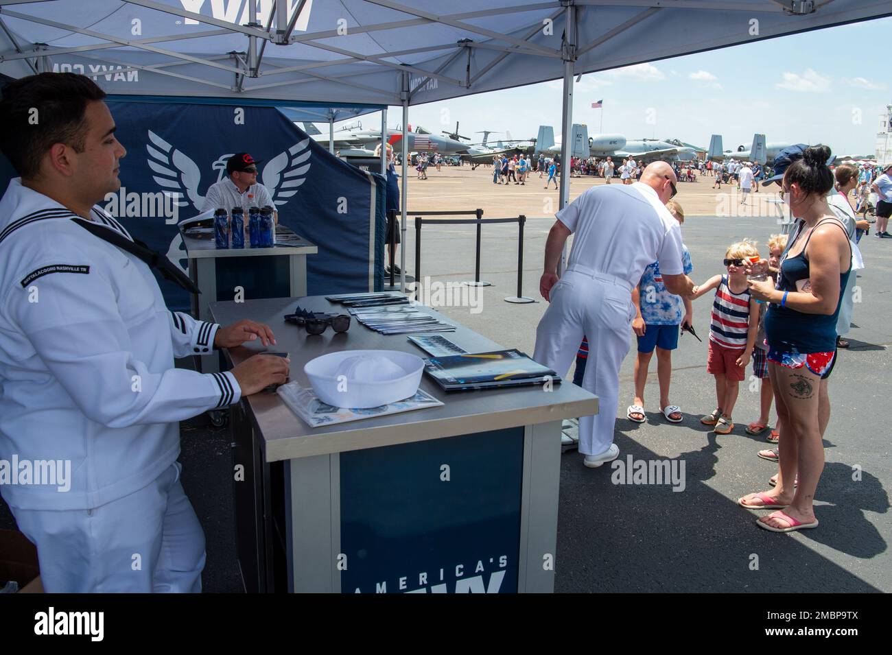 Talent acquisition onboarding center hi-res stock photography and ...