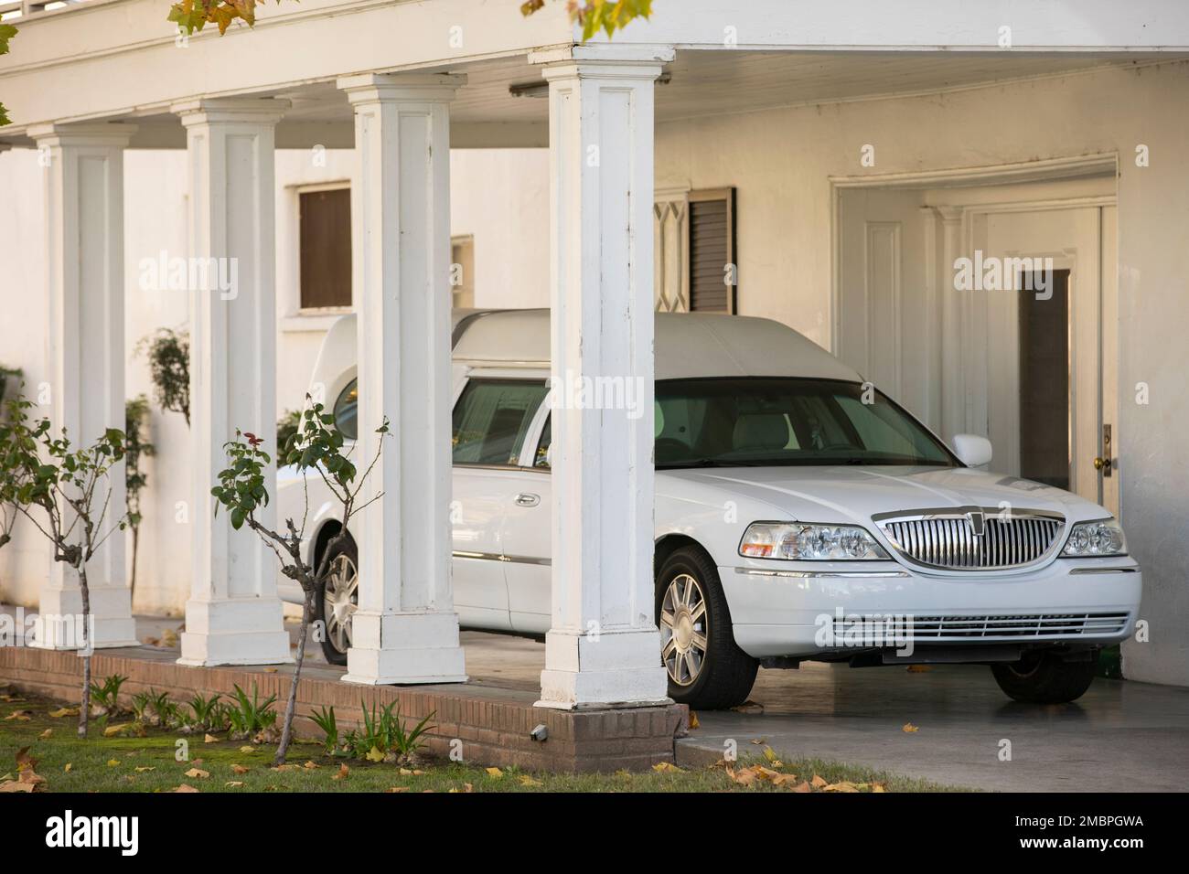 Funeral hearse usa hi-res stock photography and images - Alamy