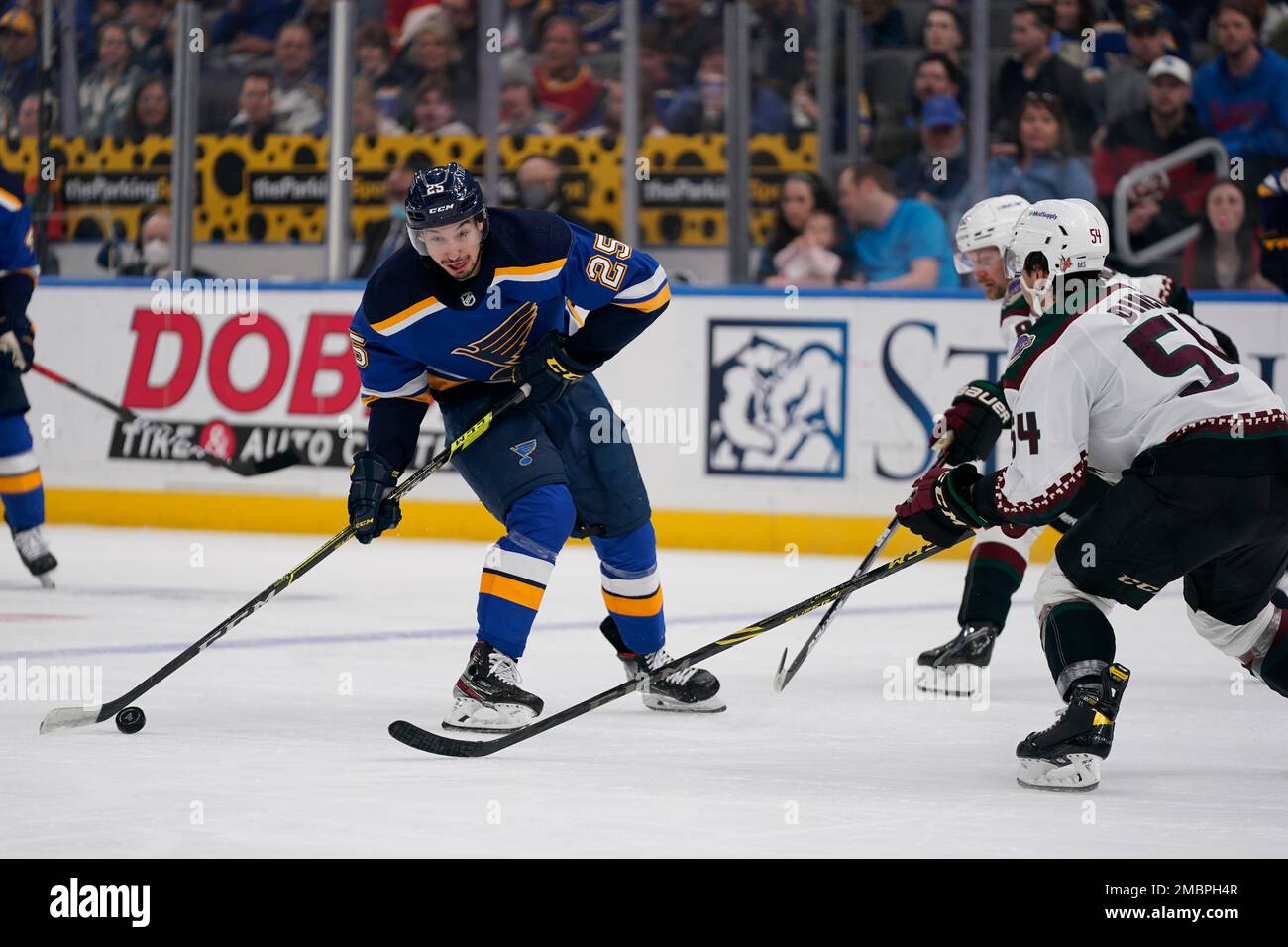 St. Louis Blues' Jordan Kyrou (25) shoots during the second period of ...