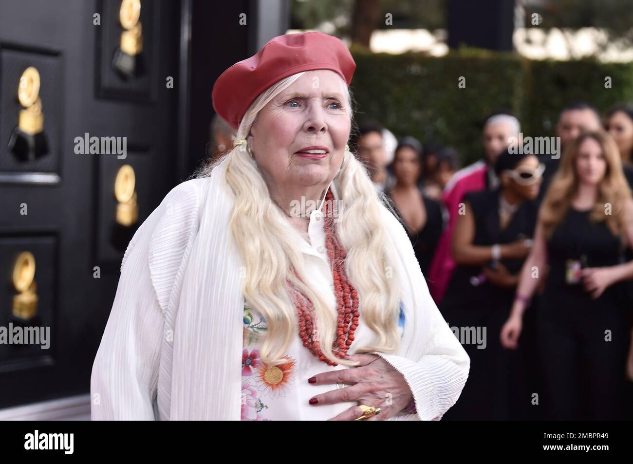 Joni Mitchell arrives at the 64th Annual Grammy Awards at the MGM Grand ...
