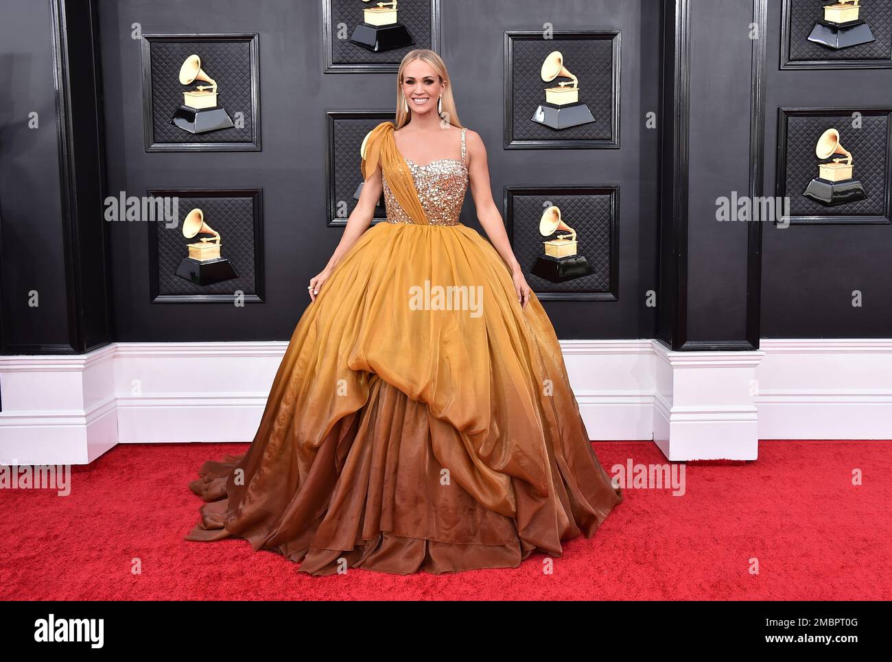 Carrie Underwood arrives at the 64th Annual Grammy Awards at the MGM ...